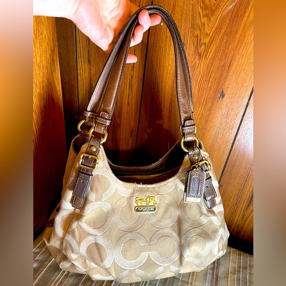 Coach | Bags | Coachs Edie Jacquard Signature C Pattern Shoulder Bag ...